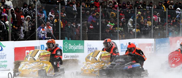 Introduction à la nouvelle année de courses de motoneiges sur piste ...