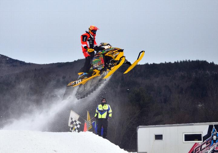 The Top Snowmobile Ice Racers in the World Return to Valcourt ...