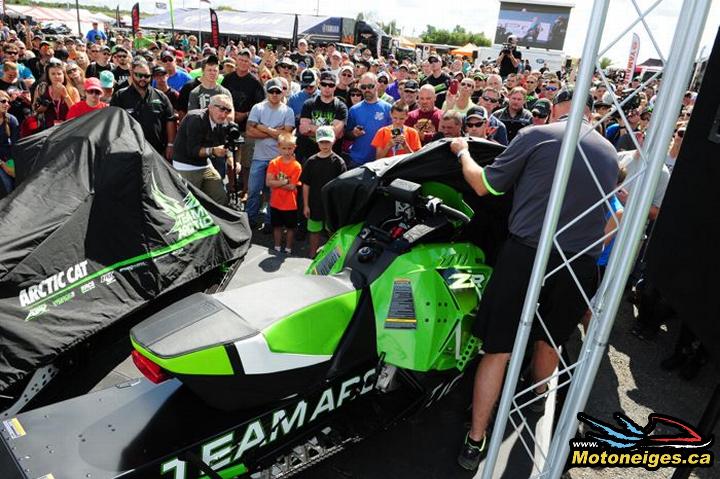 The brand new 2016 Racing Arctic Cat : the ZR 6000 R - SledMagazine.com