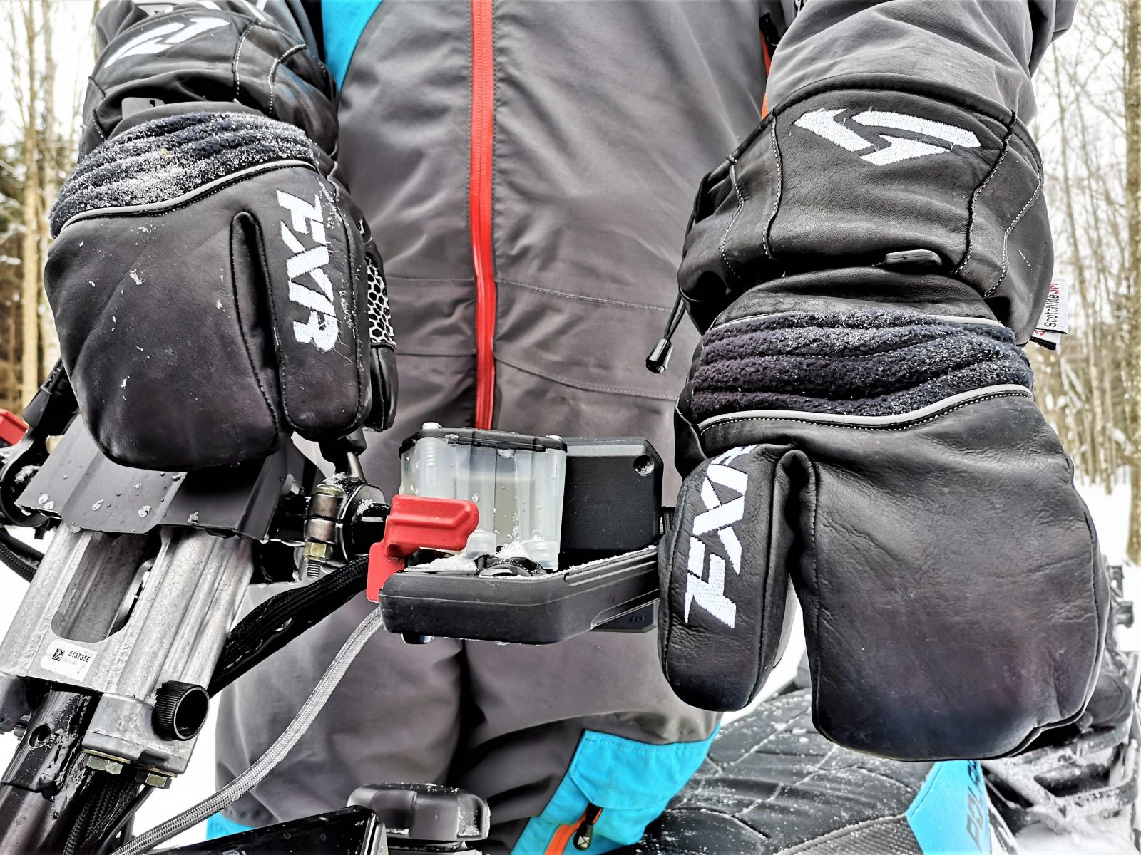 Essai : Mitaines Index de FXR | Magazine Motoneiges.ca