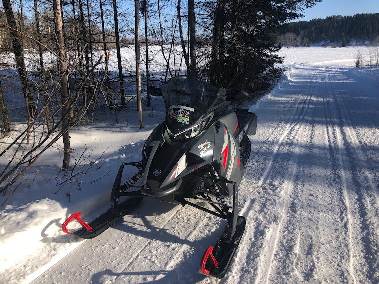 Review: 2022 Arctic Cat RIOT 8000 - SledMagazine.com