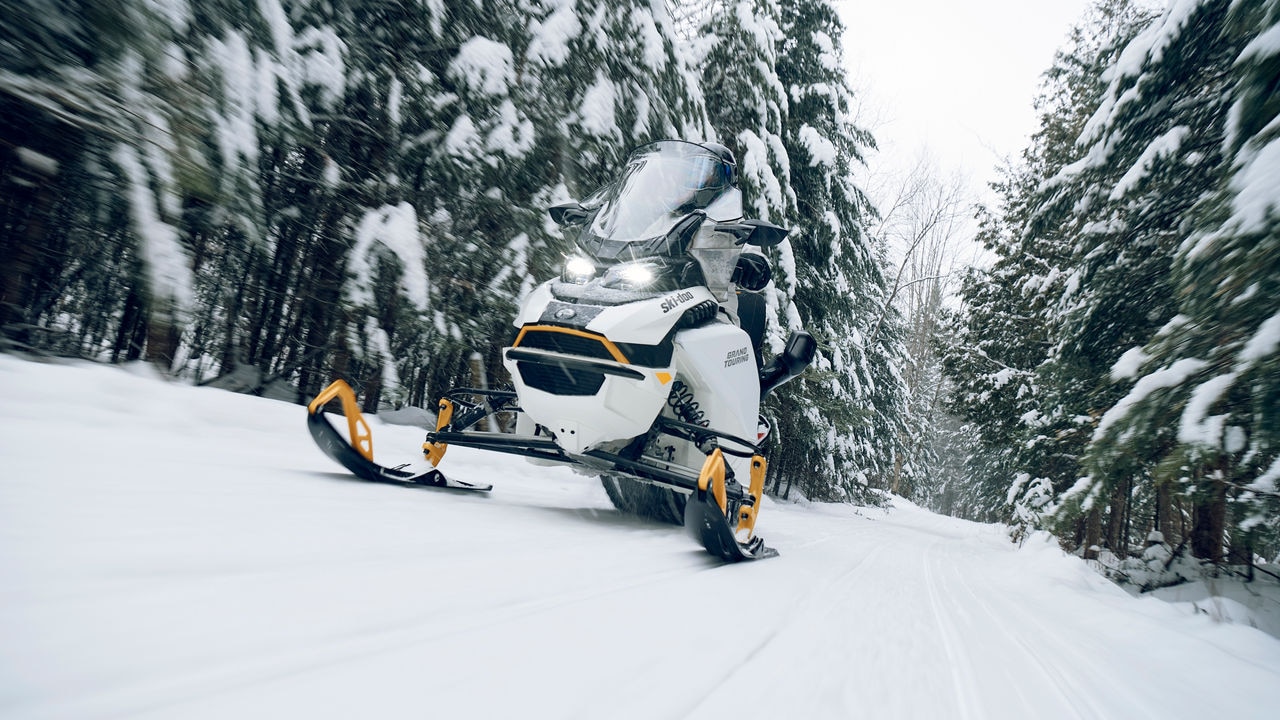 Ski-Doo Grand Touring électrique 2024 - Magazine Motoneiges.ca